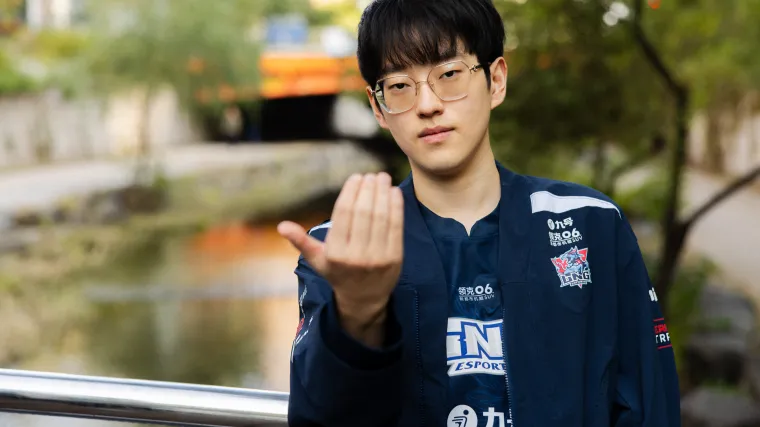 Scout là ai? Thiên tài đường giữa của làng Liên Minh Huyền Thoại